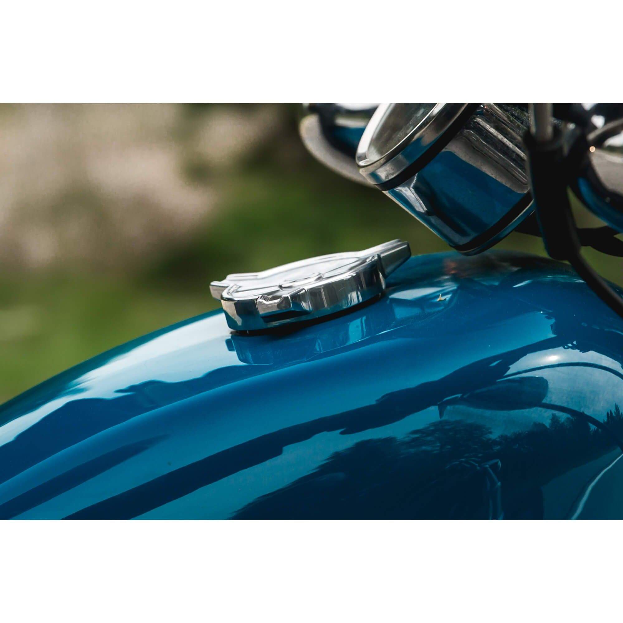 Lowbrow Customs Spinner Screw-In Gas Cap for Harley-Davidson 1996 ...