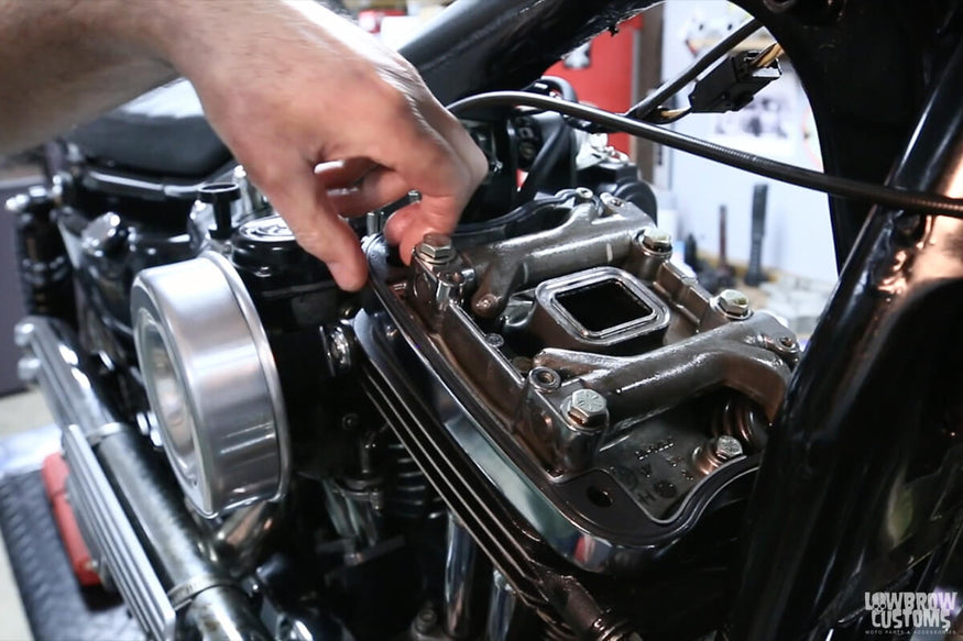 Video: How-To Fix A Leaky Rocker Box Gasket on Harley-Davidson Sportst ...