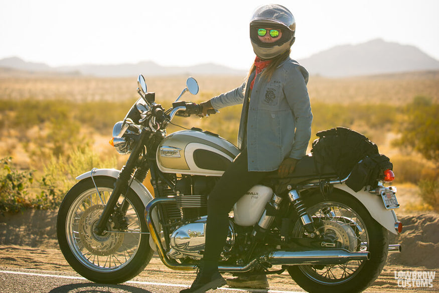 Women Who Ride : Putting Women in The Spotlight Who Ride Two Wheels (W ...