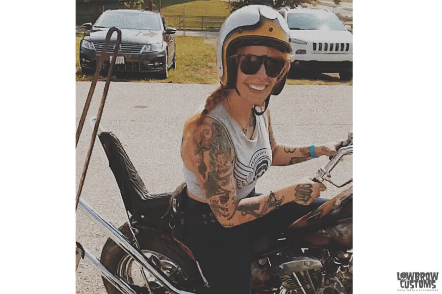Women Who Ride : Putting Women in The Spotlight Who Ride Two Wheels (W ...